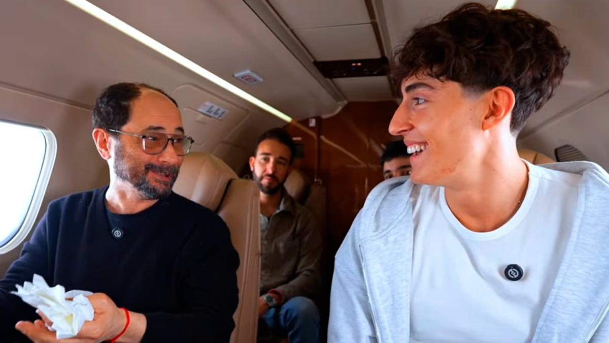 Plex vuelve a comenzar su tercera vuelta al mundo con un jet privado y con "Antonio Recio" como ...